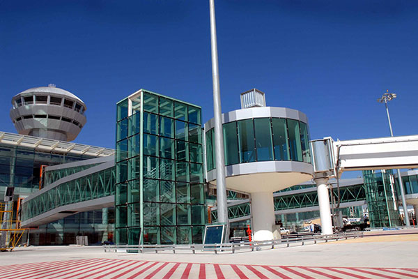 Ankunft Izmir Flughafen