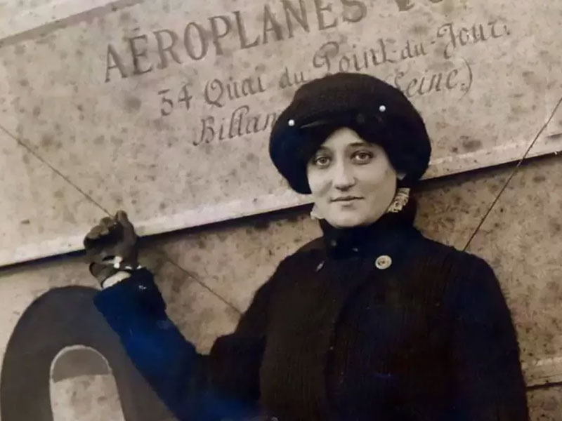 The First Female Pilots in the World | Flysepehran