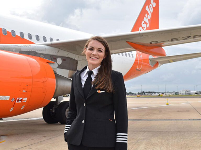 The First Female Pilots in the World | Flysepehran